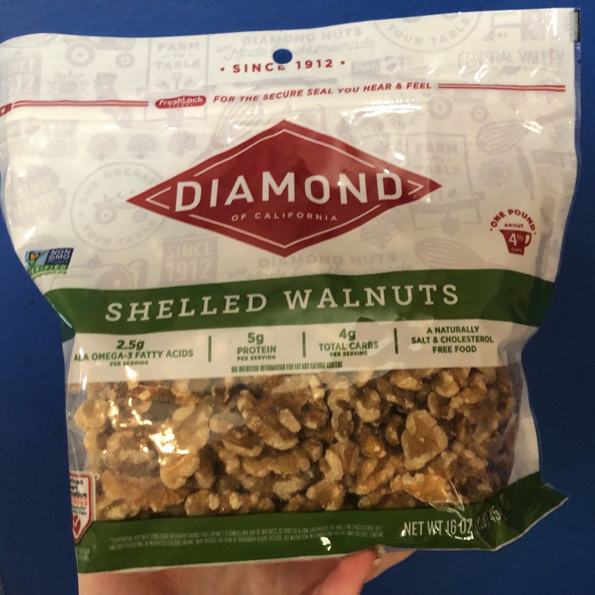 Shelled Walnuts from Diamond - Vegan Product Reviews & Ratings | abillion
