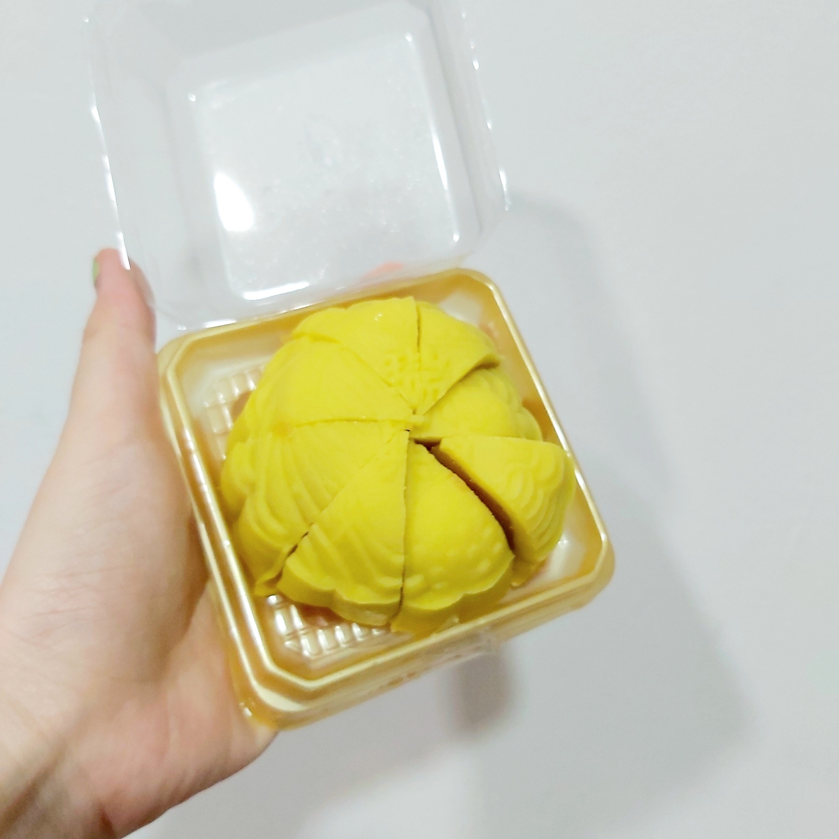 Vegetarian Durian Snowskin Mooncake from Swee heng - Vegan Product ...