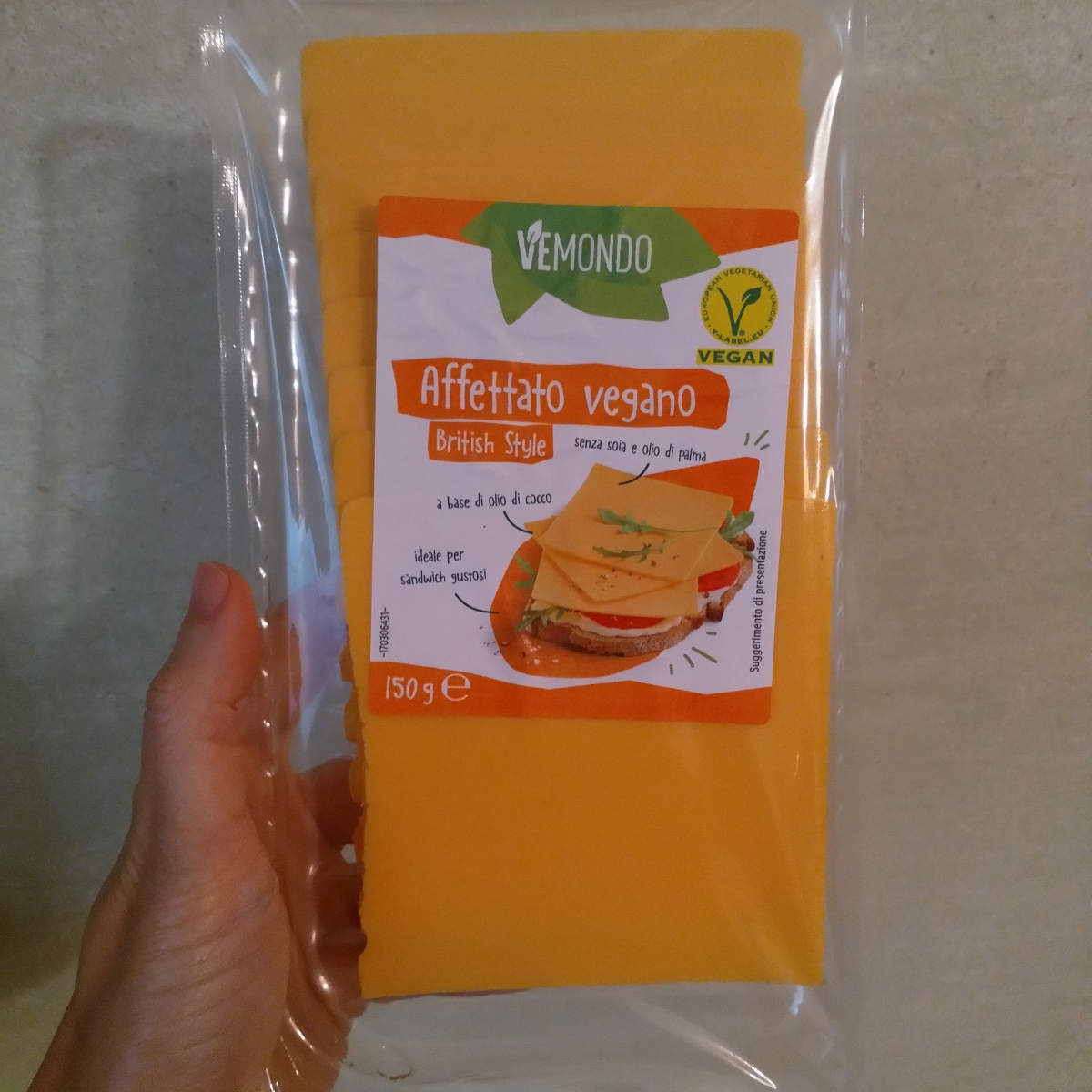 formaggio cheddar from Vemondo - Vegan Product Reviews & Ratings | abillion