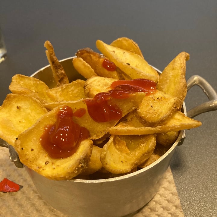 Terminal 1 - Brewfist Brewpub Codogno, Italy Patatine fritte Review ...