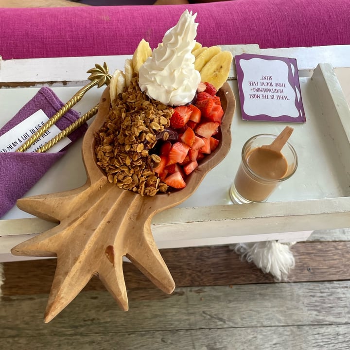 Acai Queen Indonesia Açai Bowl Review | abillion