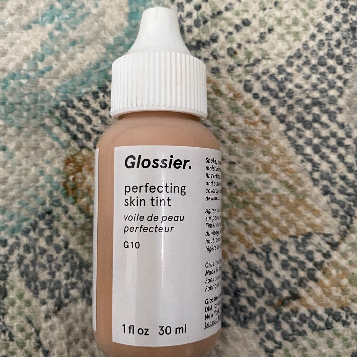 Glossier Perfecting Skin Tint Reviews | abillion