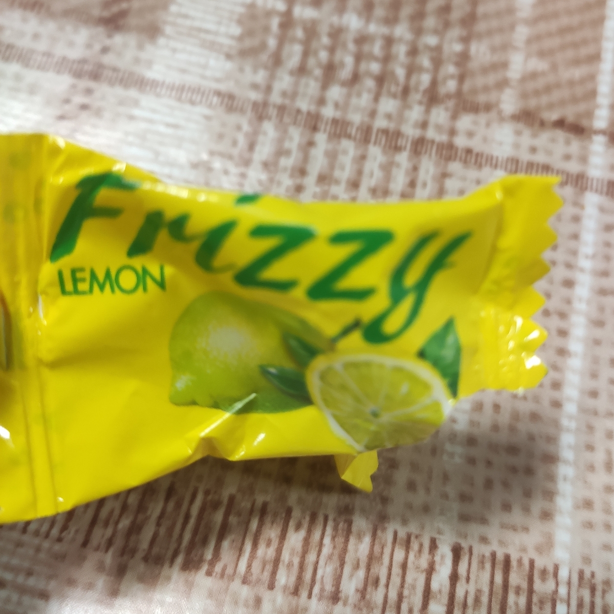 Caramelle frizzy limone from ins - Vegan Product Reviews & Ratings ...