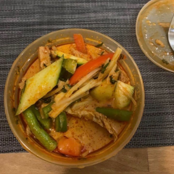 Chuchai Le Plateau-Mont-Royal, Montréal, Canada Vegan Chicken Red Curry ...