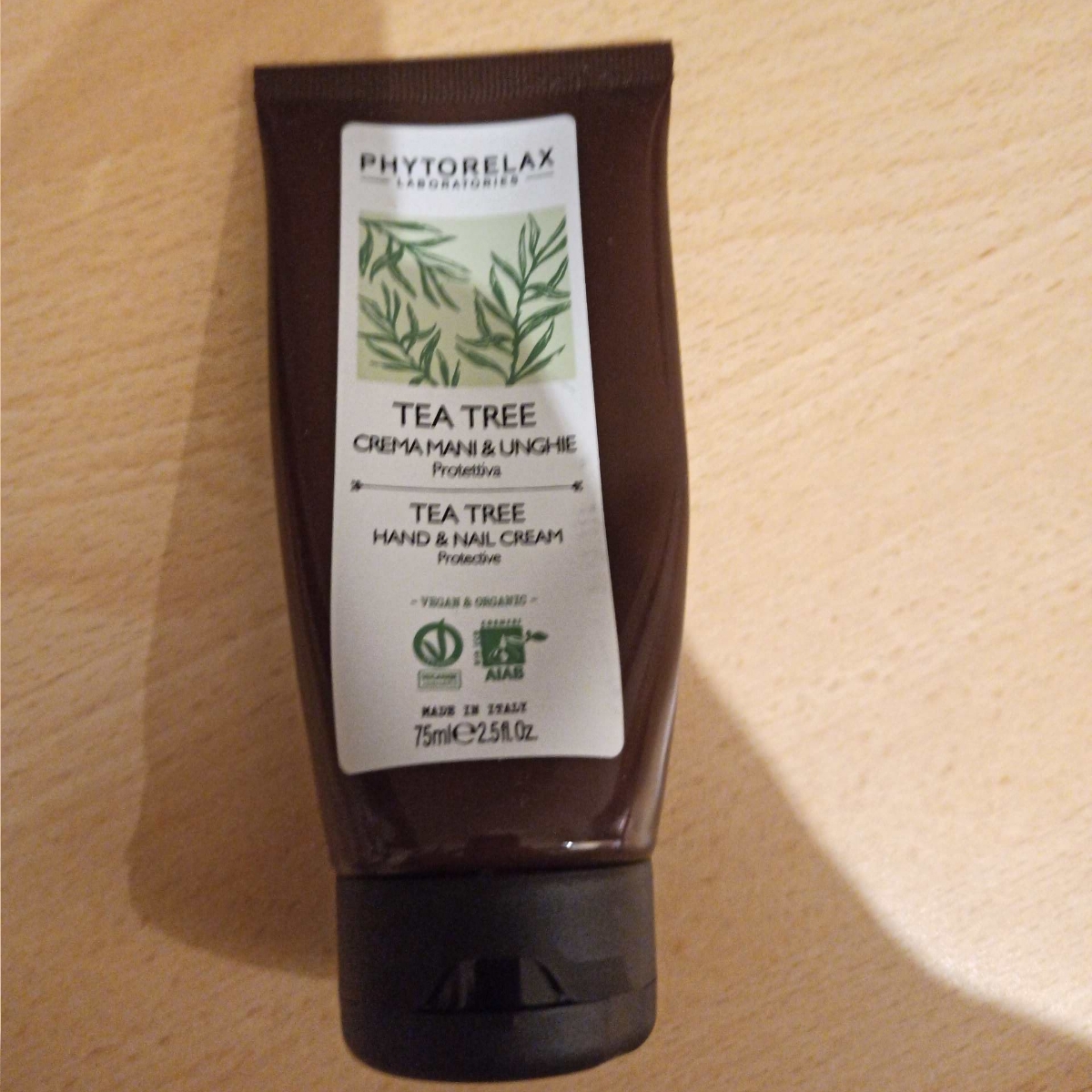Tea Tree Crema Mani E Unghie from Phytorelax - Vegan Product Reviews ...