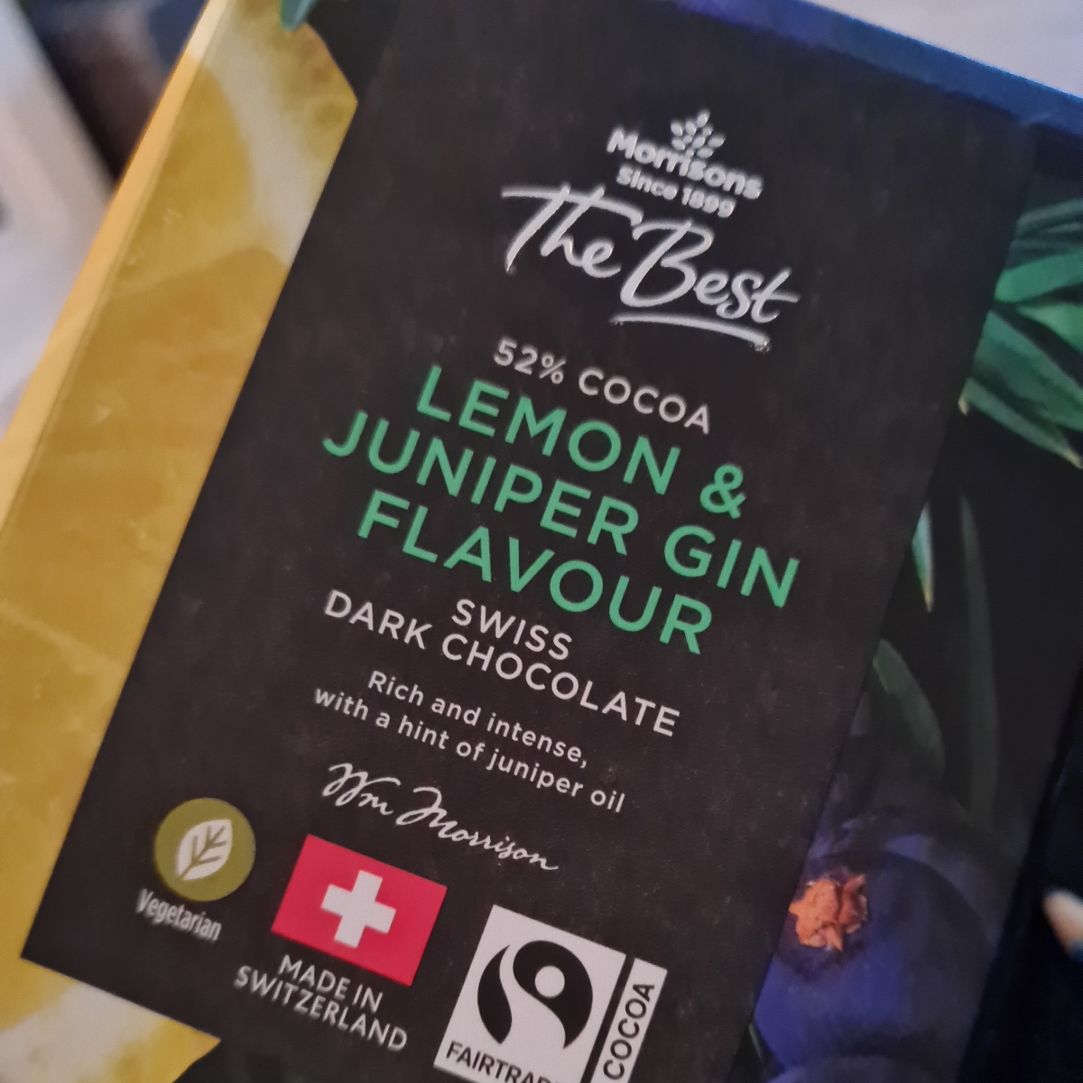 Morrisons Lemon & Juniper Gin Chocolate Reviews | abillion