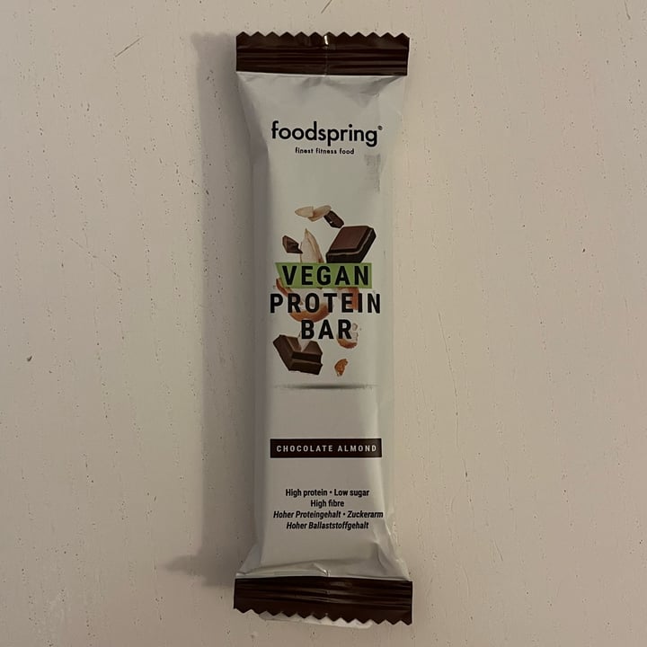 Foodspring Vegan Protein Bar Chocolate Almond Review | abillion