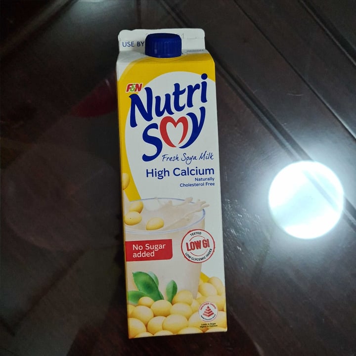 F&N Nutrisoy Fresh Soya Milk High Calcium No Sugar Added Review | abillion