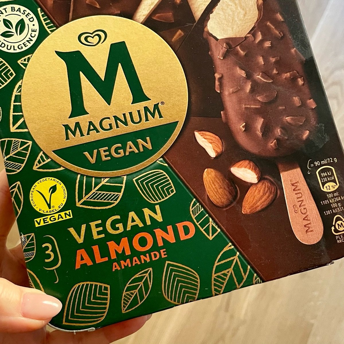 Vegan Magnum mandel from GB Glass - Vegan Product Reviews & Ratings ...
