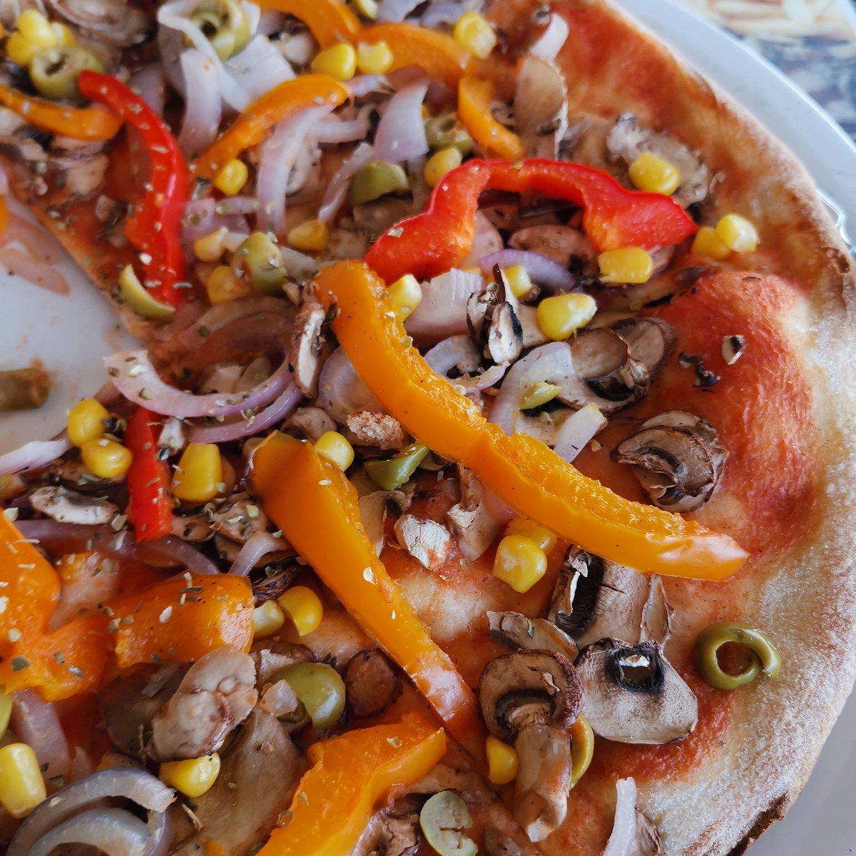 Vegetarian Pizza without cheese at Corner View - Pizza By Luca Network ...