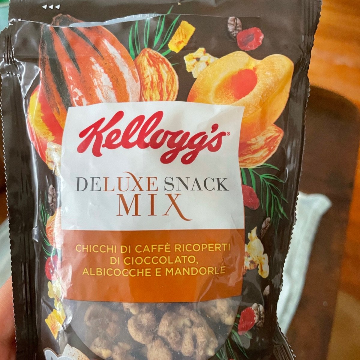 Deluxe snack mix from Kellogg's - Vegan Product Reviews & Ratings ...