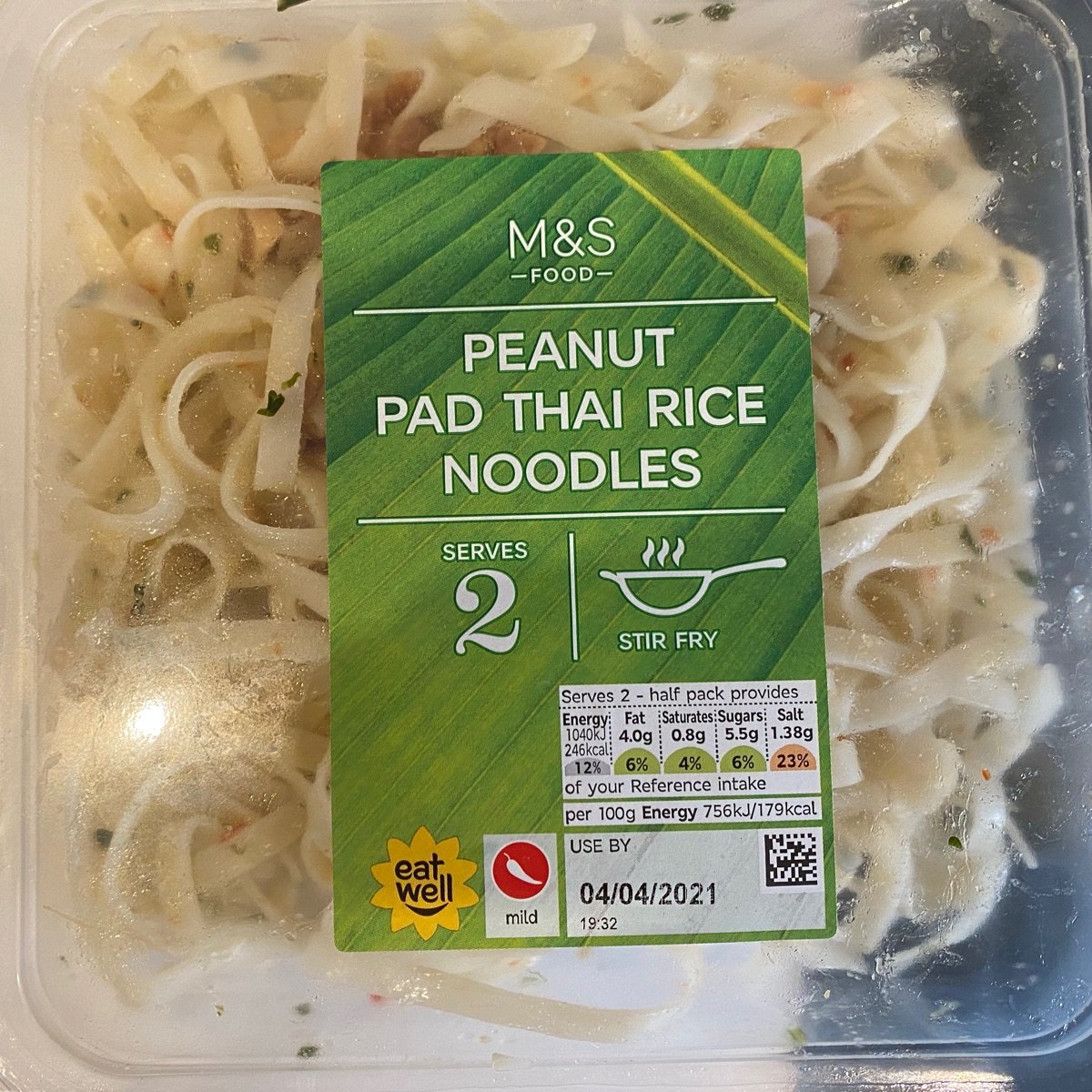 Peanut pad Thai rice noodles from Marks & Spencer Food (M&S) - Vegan ...