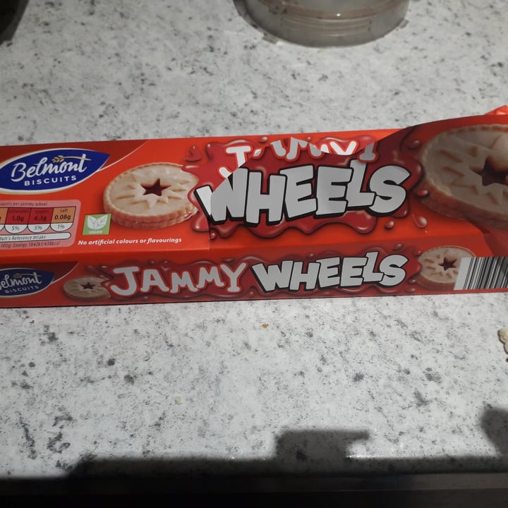 ALDI Biscuits Jammy Wheels Review | abillion