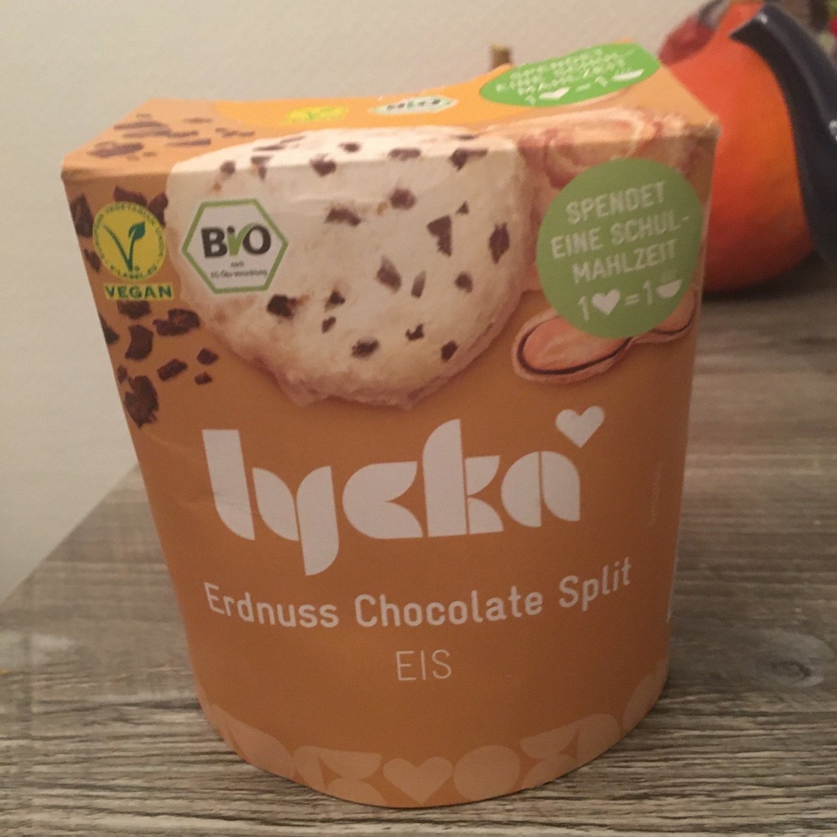 Lycka Eis - Erdnuss Chocolate Split from Lycka - Vegan Product Reviews ...