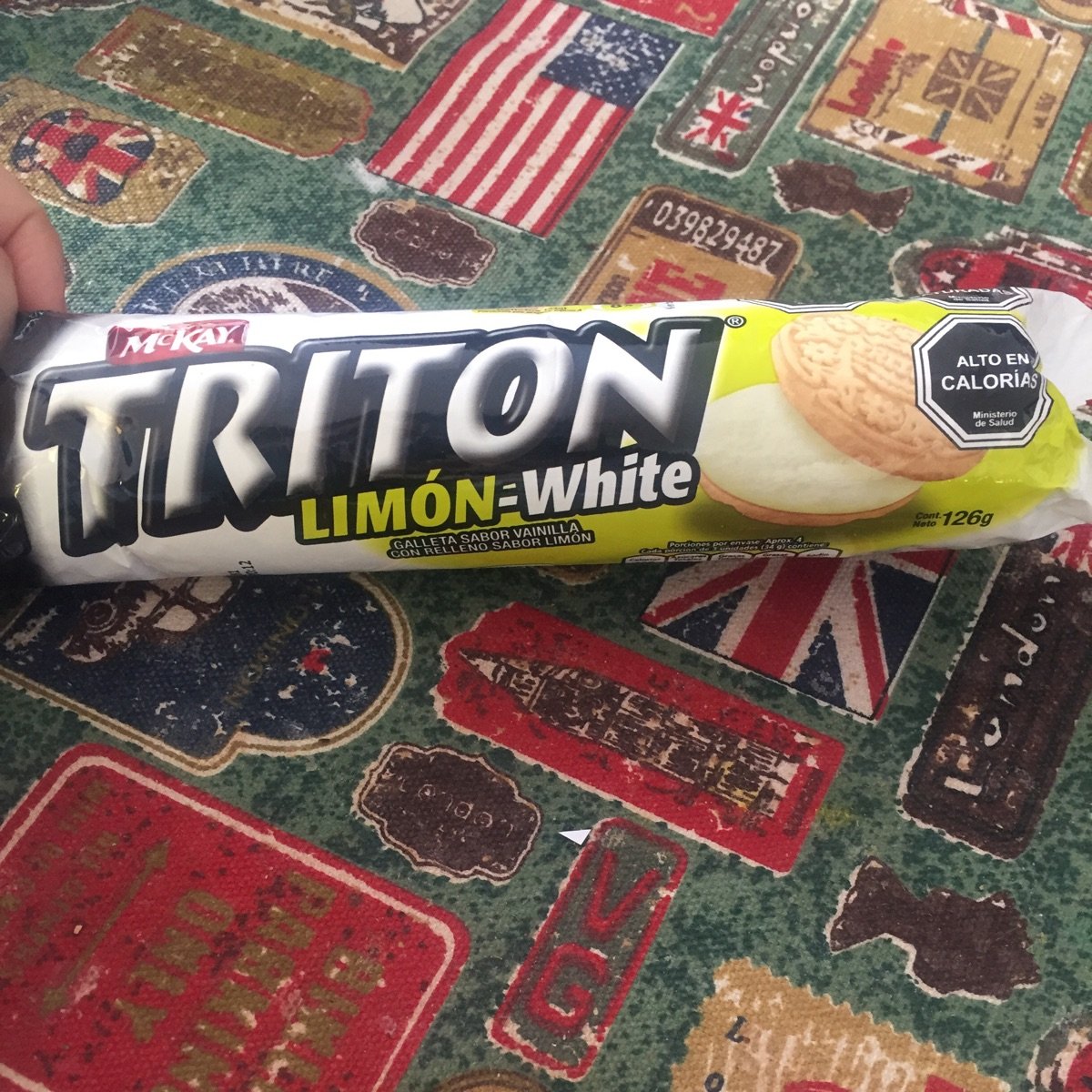 Triton Limon-White from Galletas McKay - Vegan Product Reviews ...