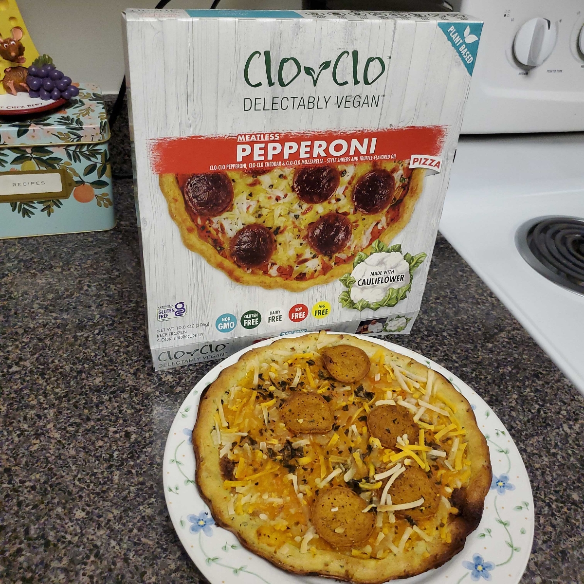 Plant Based Meatless Pepperoni Pizza from Clo Clo - Vegan Product ...
