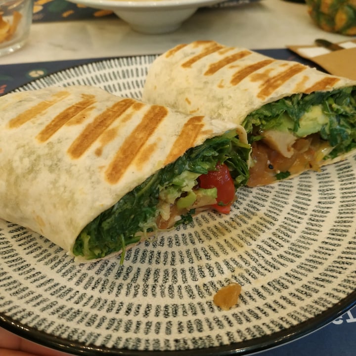 Bibra Real Food Teatinos. Poké & Wraps & Ensaladas Málaga, Spain Wrap ...