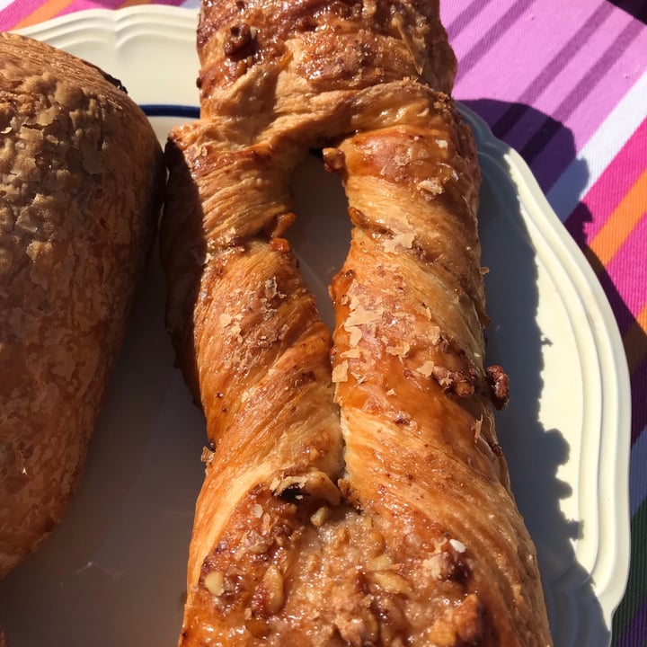 Craft Vegan Bakery Nut - Puff Review | abillion