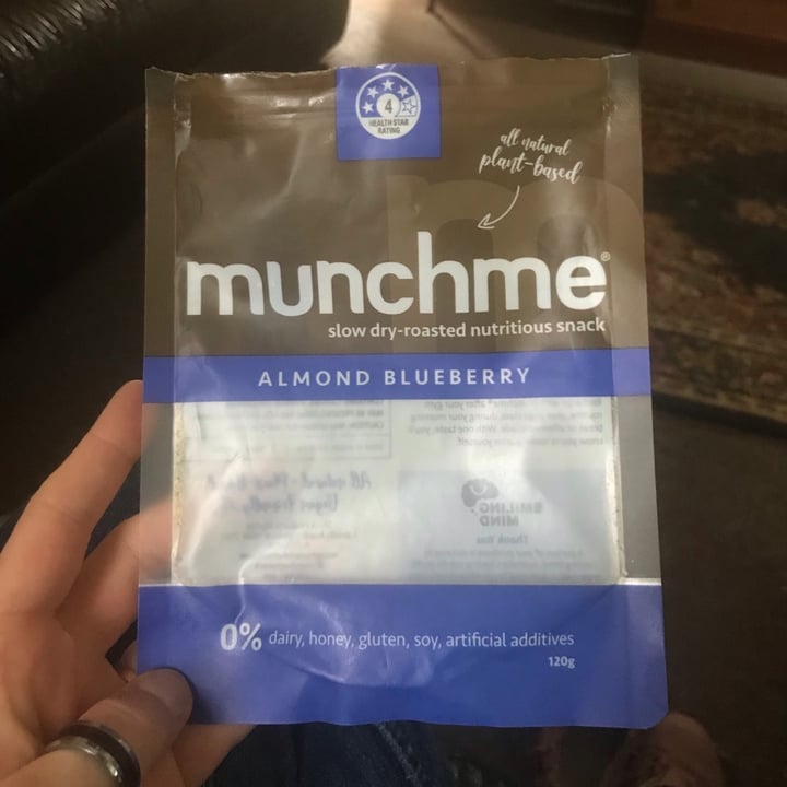 Munchme Almond Blueberry Snacks Review | abillion