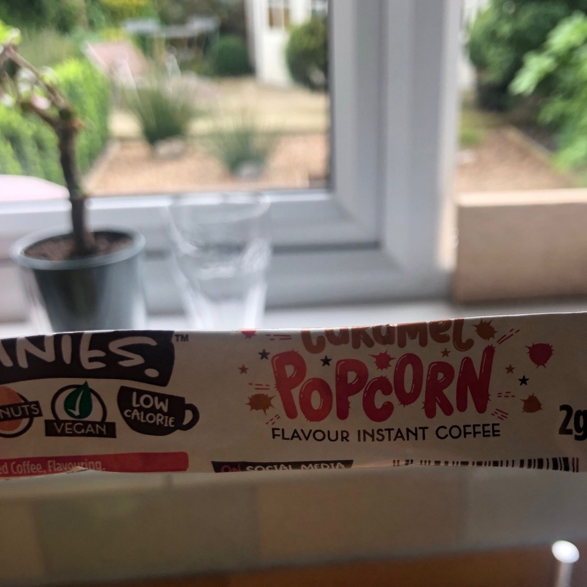 Caramel popcorn instant coffee from Beanies - Vegan Product Reviews ...