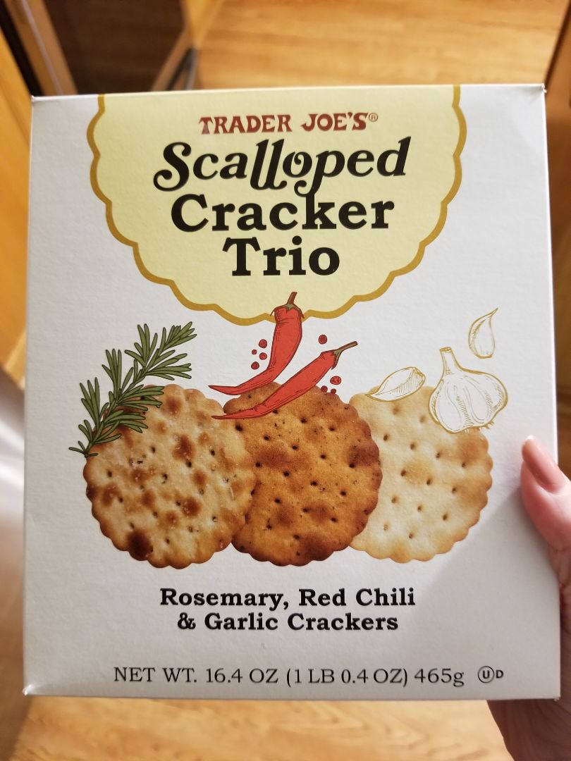 Trader Joe's Scalloped cracker trio Reviews | abillion