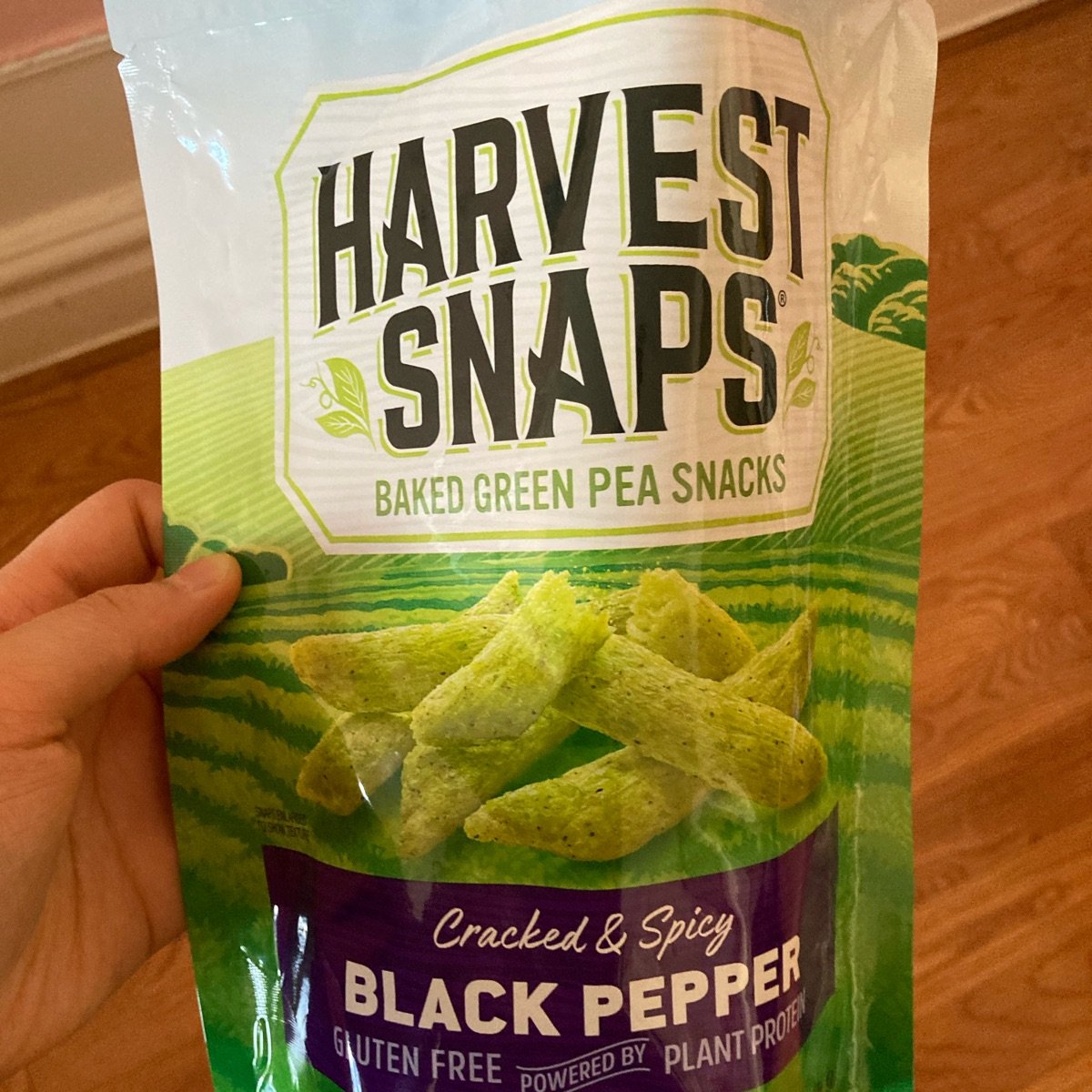 Black Pepper Pea Crisps from Harvest Snaps - Vegan Product Reviews ...