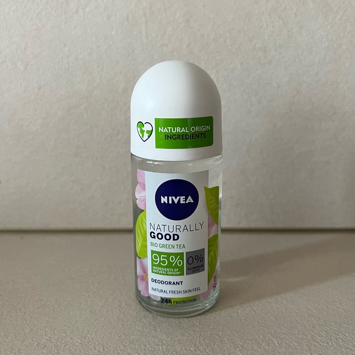 Nivea Deodorante Naturally Good Roll - Bio Green Tea Review | abillion