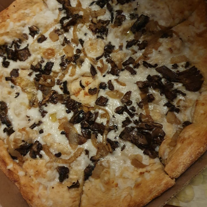 Mellow Mushroom Winter Park, United States Holy Shiitake Pie ...