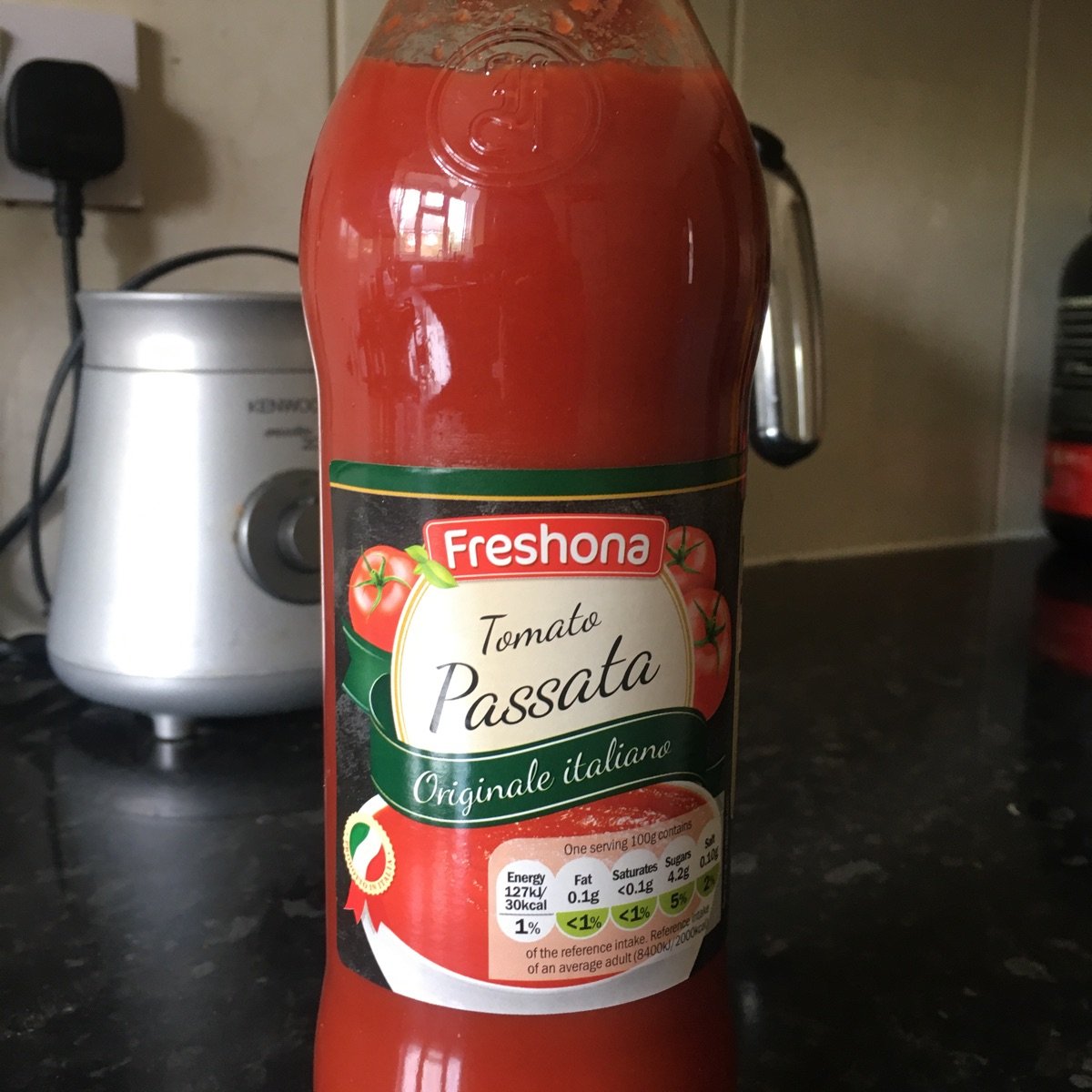Tomato in bottle from Freshona - Vegan Product Reviews & Ratings | abillion