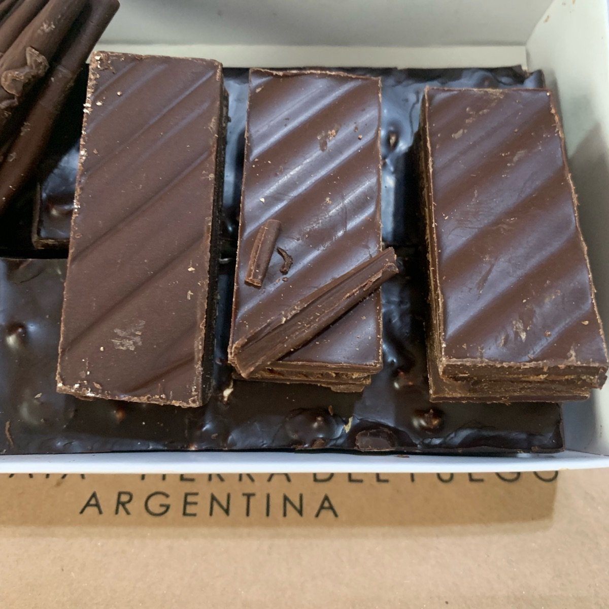 chocolate 80% relleno de cafe from Sergio Gonzalez patissier chocolates ...