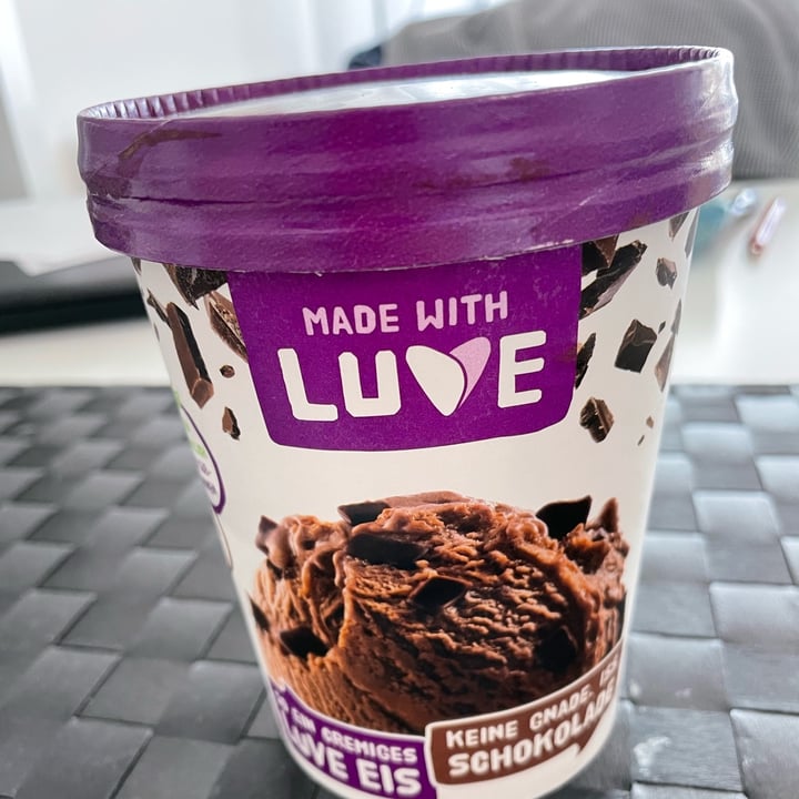 Made With Luve Chocolate Ice Cream Review | abillion