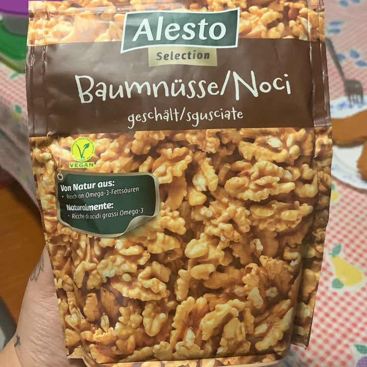 Alesto Alesto Walnuts Review | abillion