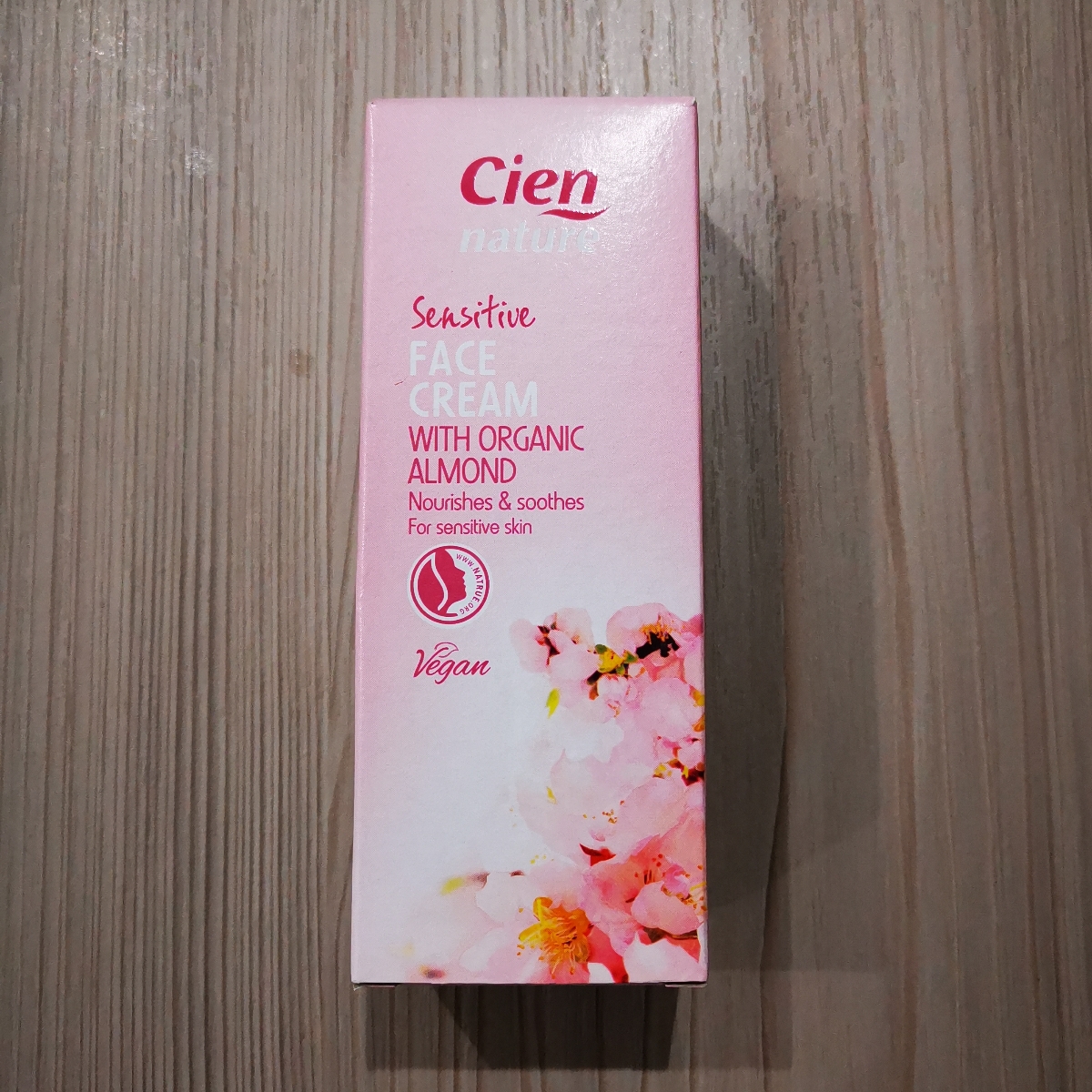 Cien Sentitive Face Cream with organic almonds Reviews | abillion