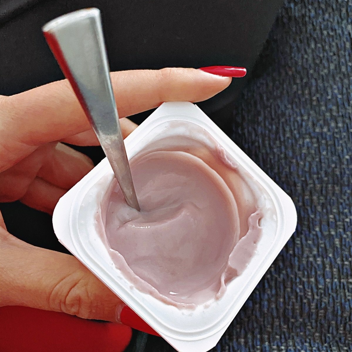 Yogurt de soja Frutos del bosque from Consum - Vegan Product Reviews ...