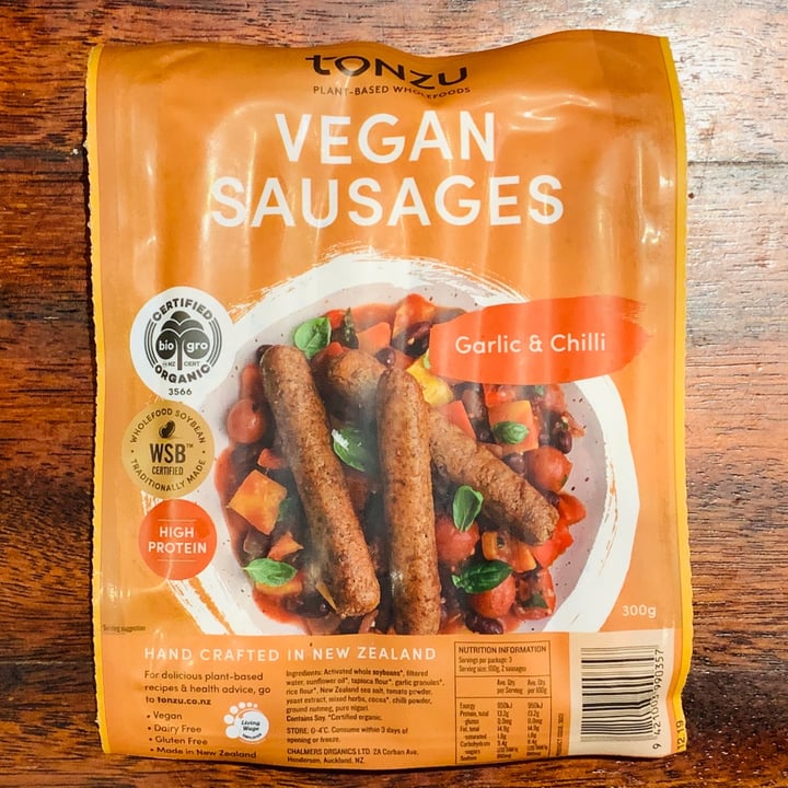 Tonzu Vegan Sausages Garlic & Chilli Review | abillion