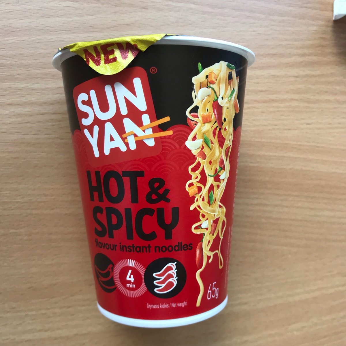 Hot & Spicy Instant Noodles from SUN YAN - Vegan Product Reviews ...