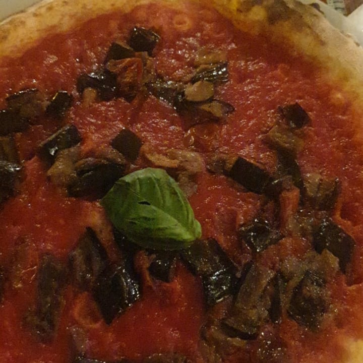 GALLEON Pub Salerno, Italy Pizza marinara Review | abillion