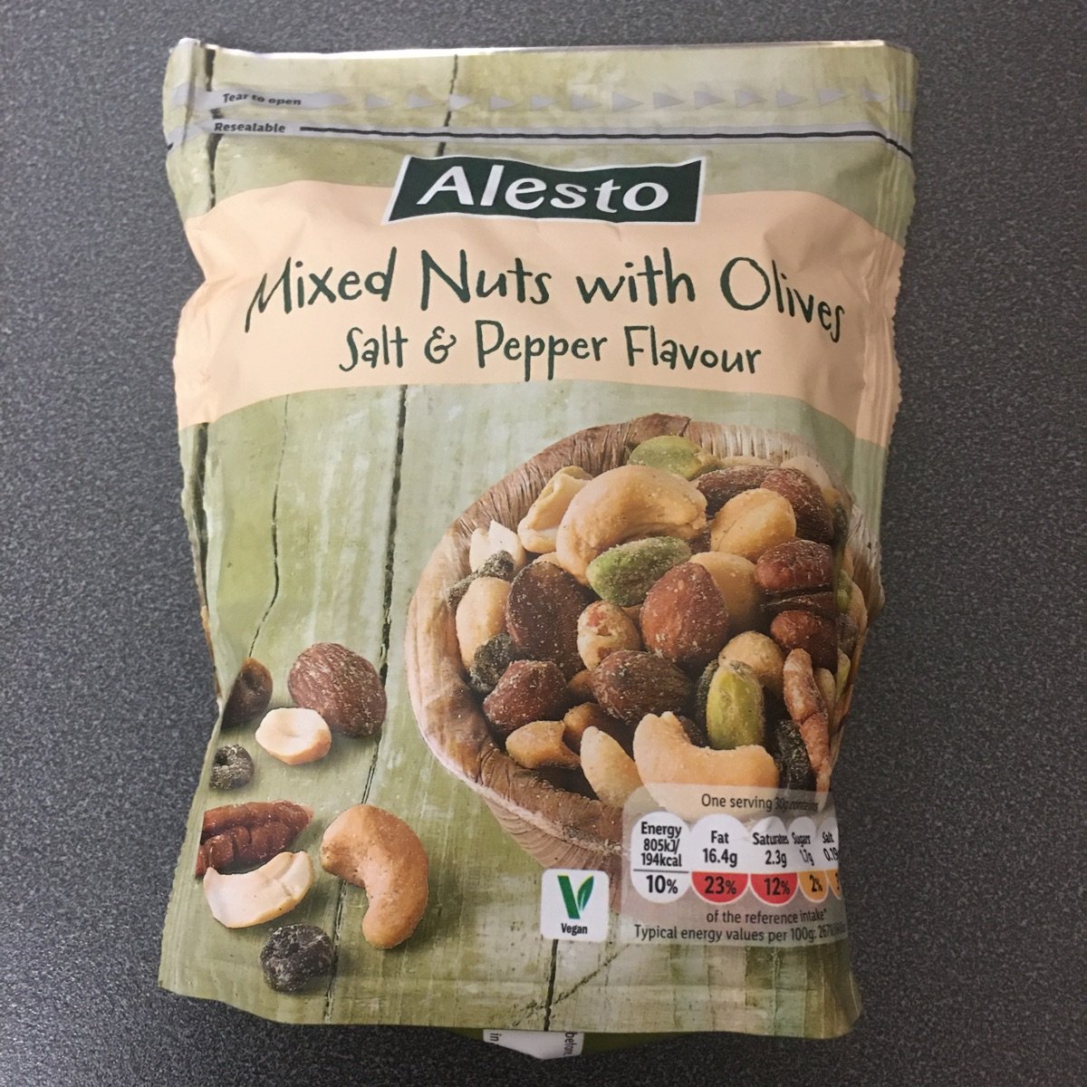 Mixed nut with olives from Alesto - Vegan Product Reviews & Ratings | abillion