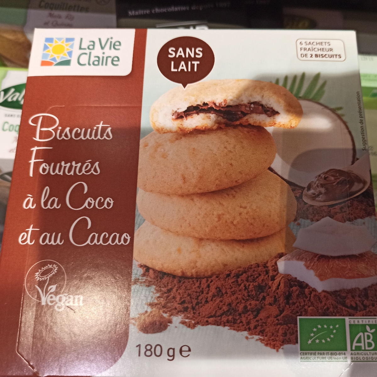 Biscuits fourrés à la coco et au cacao from La vie claire - Vegan ...
