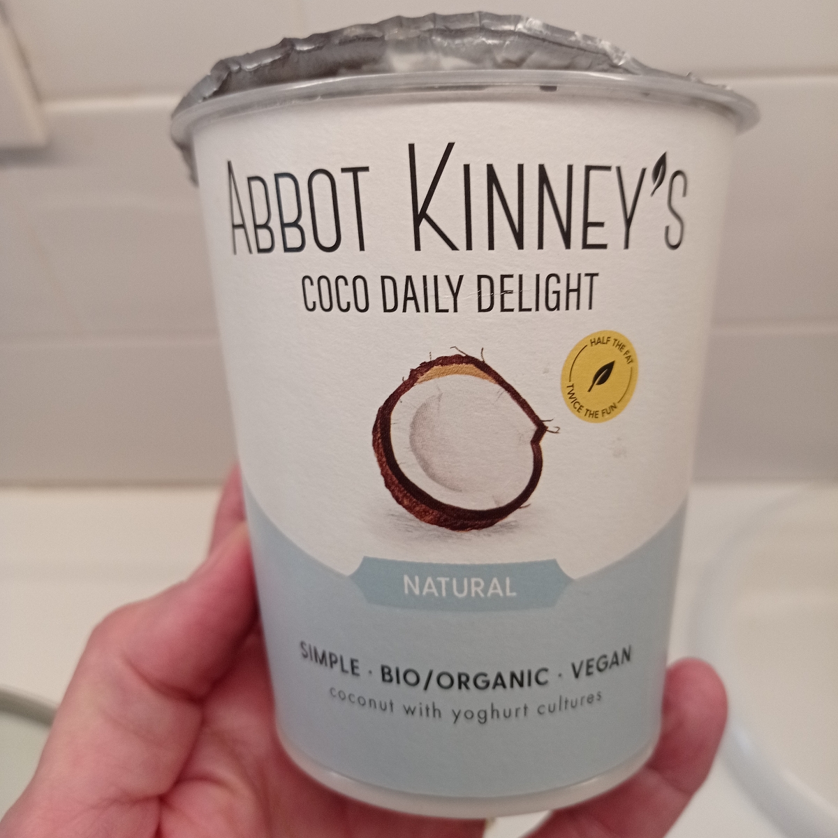 Yogurt natural al cocco from Abbot Kinney’s - Vegan Product Reviews ...