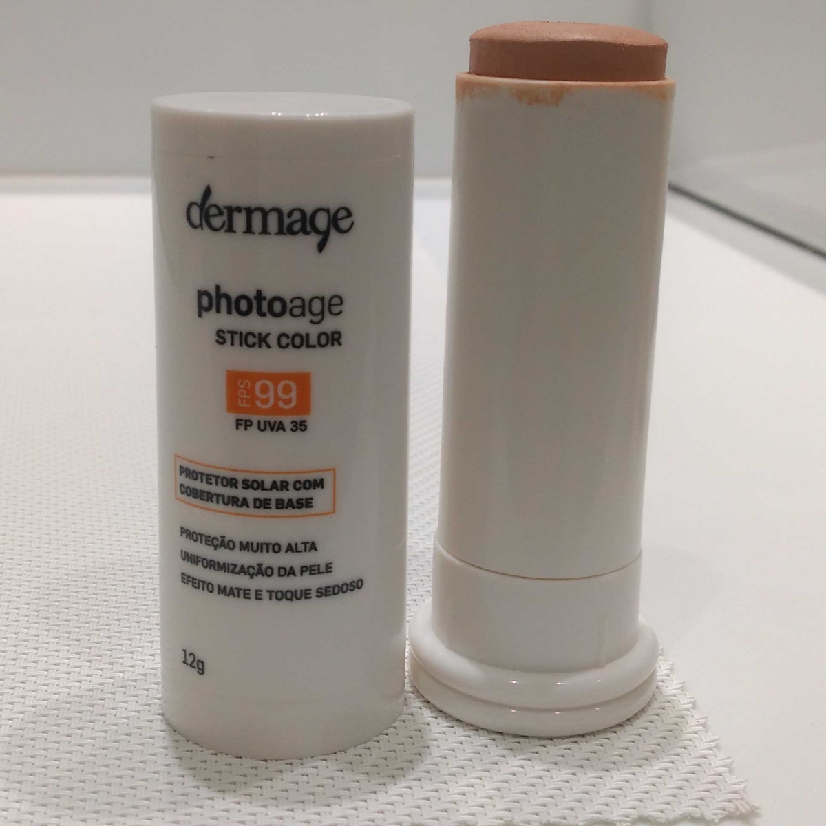 Protetor Solar Photoage Com Cobertura De Base from Dermage - Vegan ...