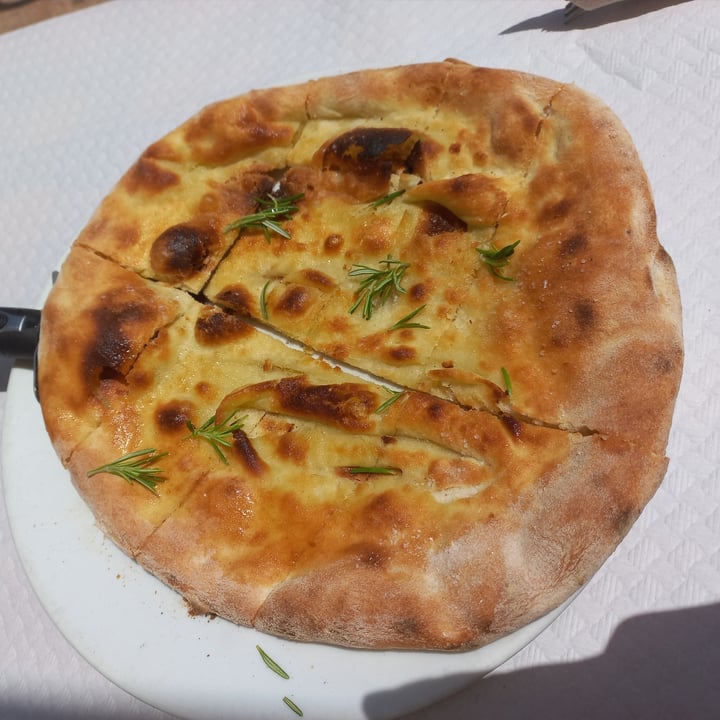 Venexiano Retamar, Spain Pan De Pizza Con Romero Review | abillion