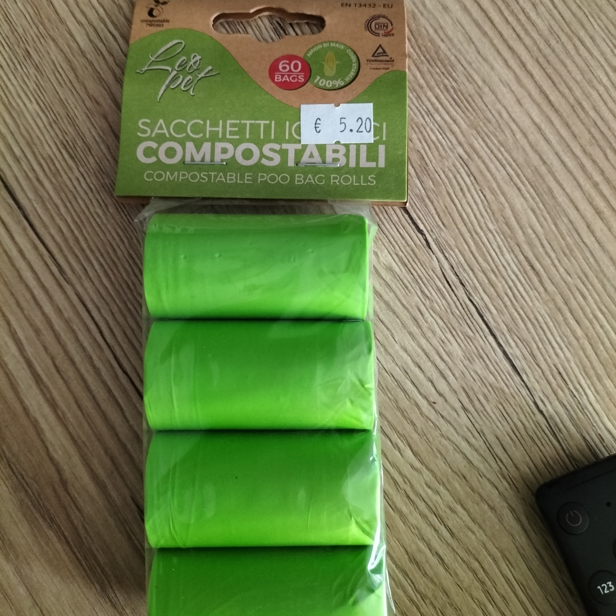 sacchetti compostabili from Leo pet - Vegan Product Reviews & Ratings ...