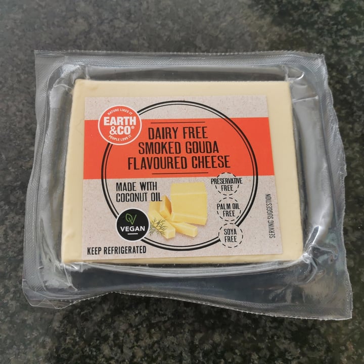 Earth & Co Dairy Free Smoked Gouda Flavoured Cheese Review | abillion