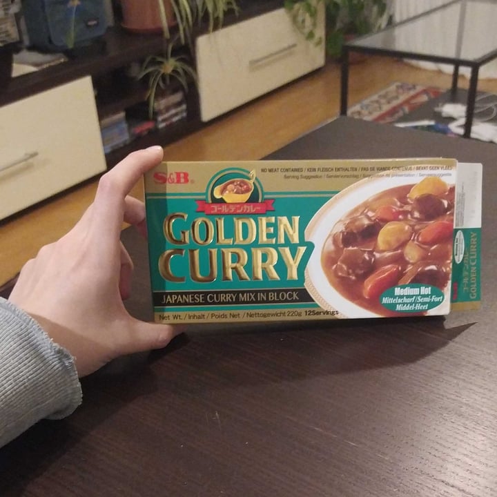 S&B Golden Curry Medium Hot Review | abillion
