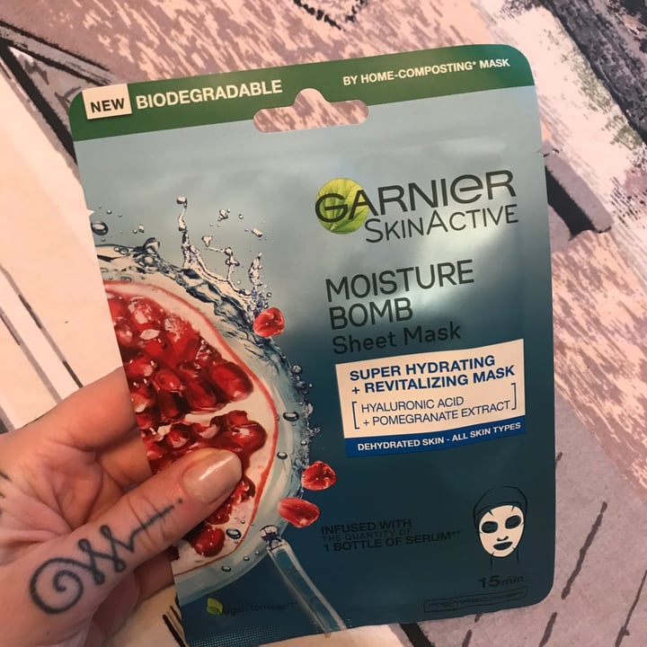 Garnier Moisture bomb mask Review | abillion