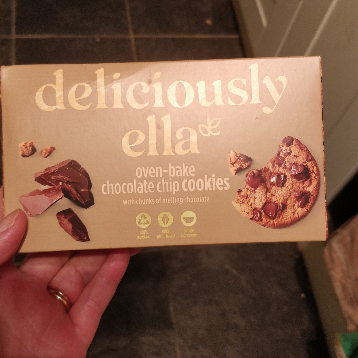 Deliciously Ella - Oven Bake Chocolate Chip Cookies Review | abillion