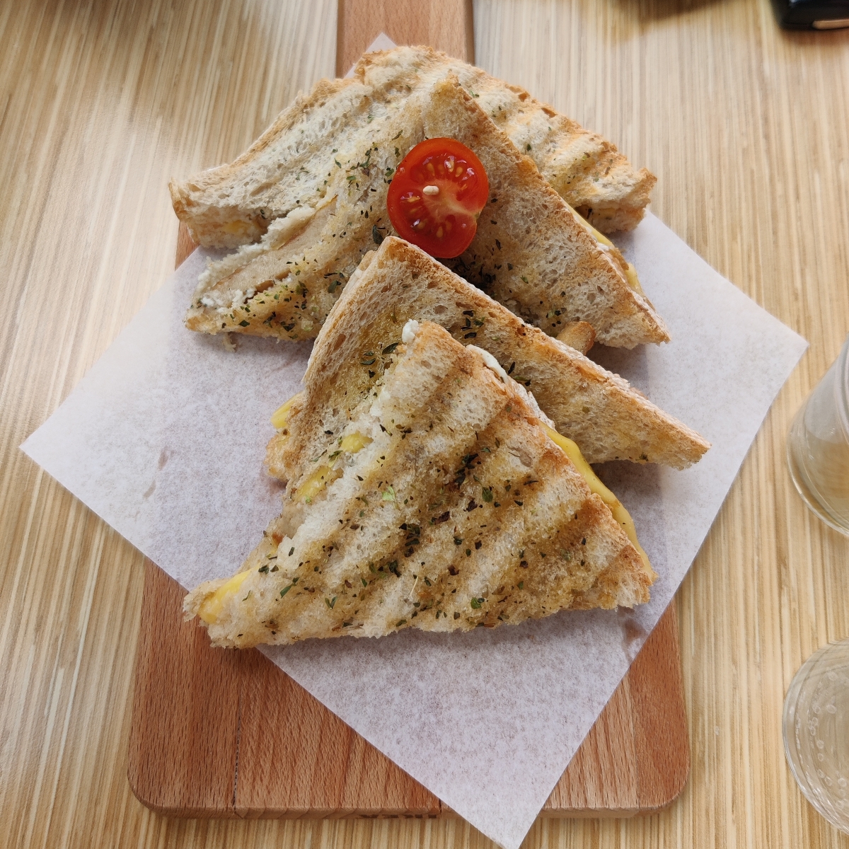 Chicken toast - Tosta de frango at Moko Veggie Café, Lisbon - Vegan ...