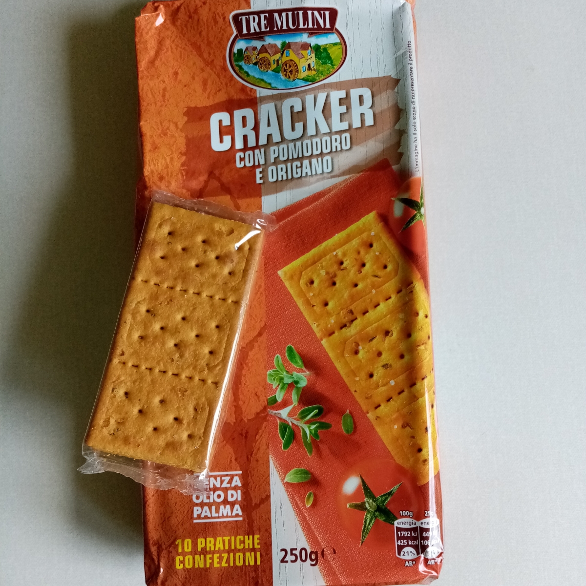 cracker al pomodoro e origano from Tre Mulini - Vegan Product Reviews ...