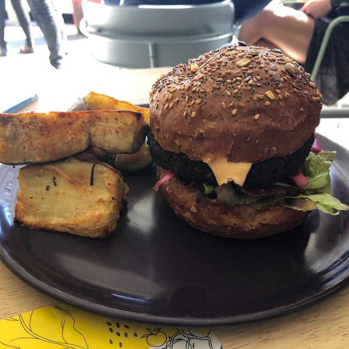 Lexi's Healthy Eatery Cape Town, South Africa Charcoal Burger Review ...